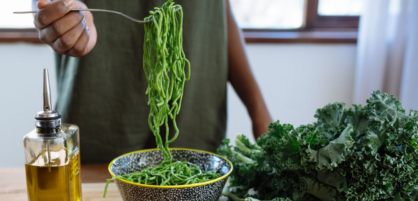 6 Benefits of starting your day with leafy greens