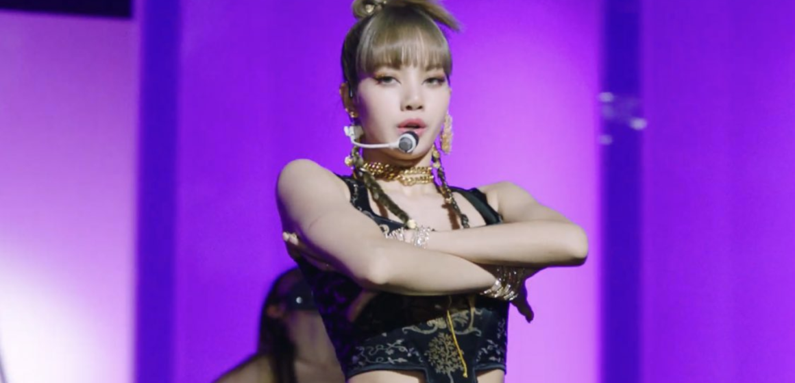 10 Pictures that prove BLACKPINK’s Lisa has the cutest smile