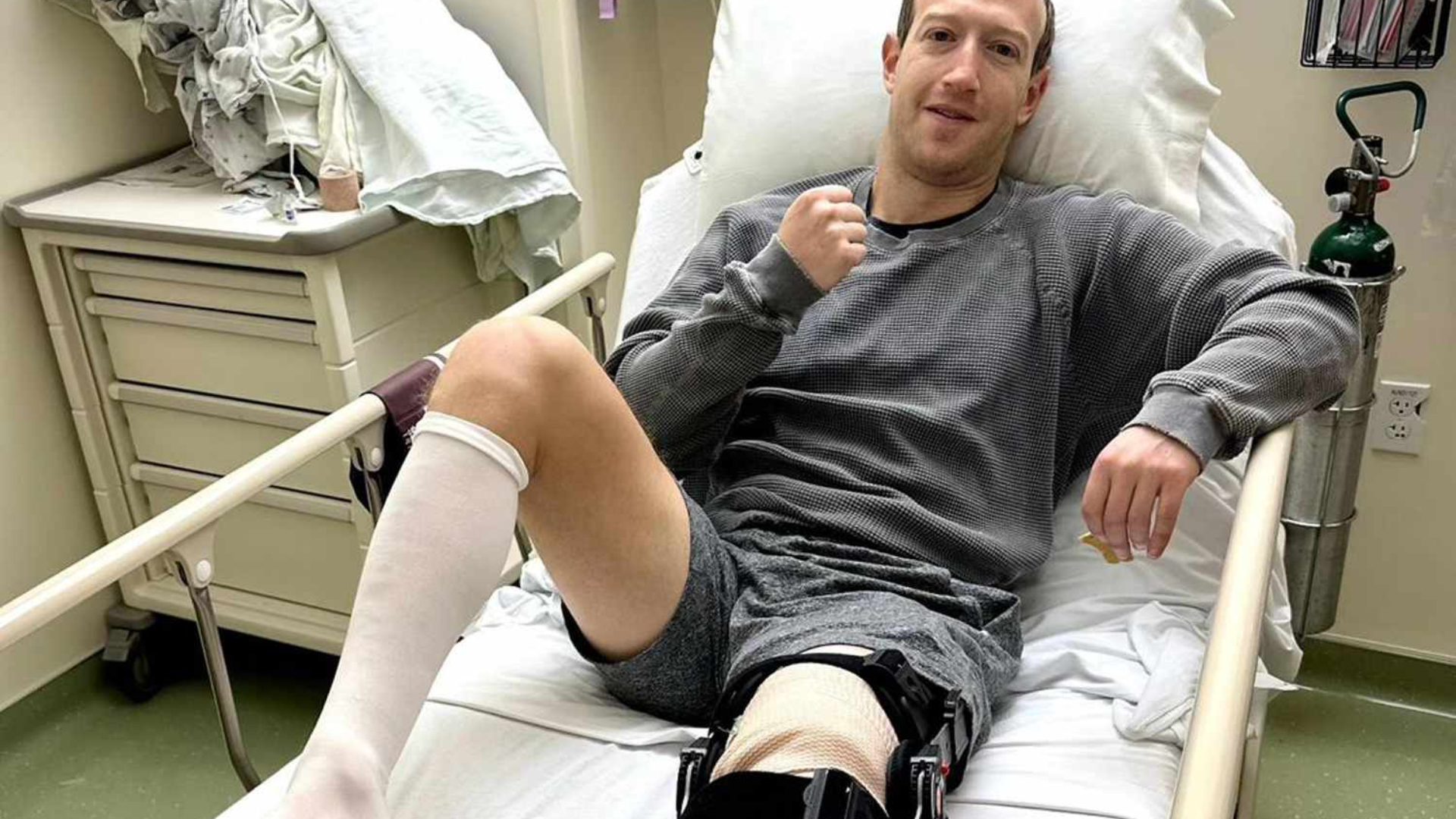 Mark Zuckerberg tears ACL during MMA training