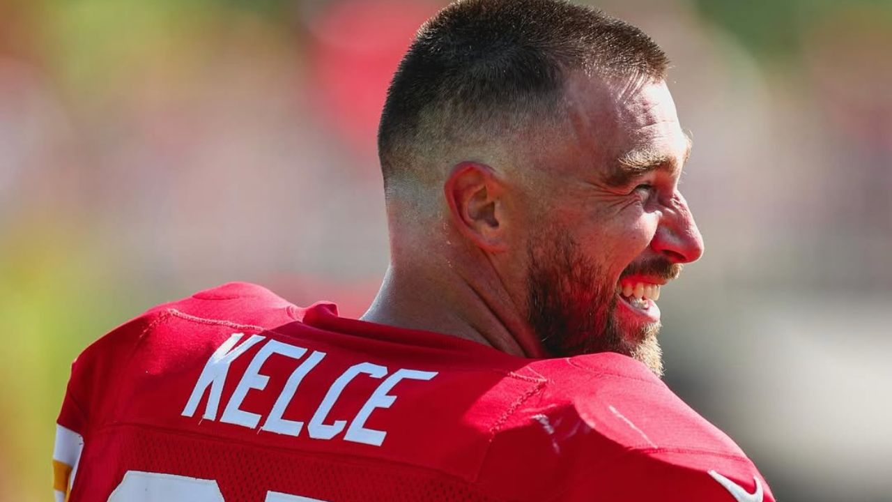 Travis Kelce's dramatic new haircut at Chiefs training camp sends fans into a frenzy: "Bring the ...
